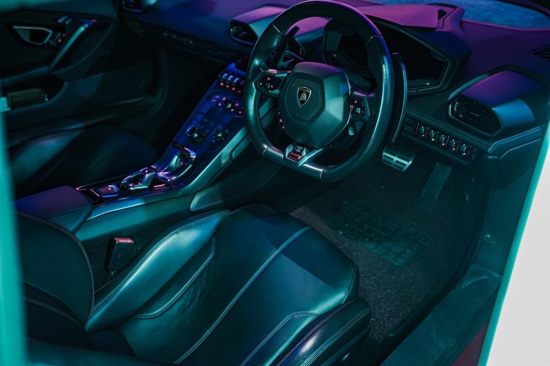 Lamborghini Huracan inside | Hyper Luxury Car Rental Malaysia